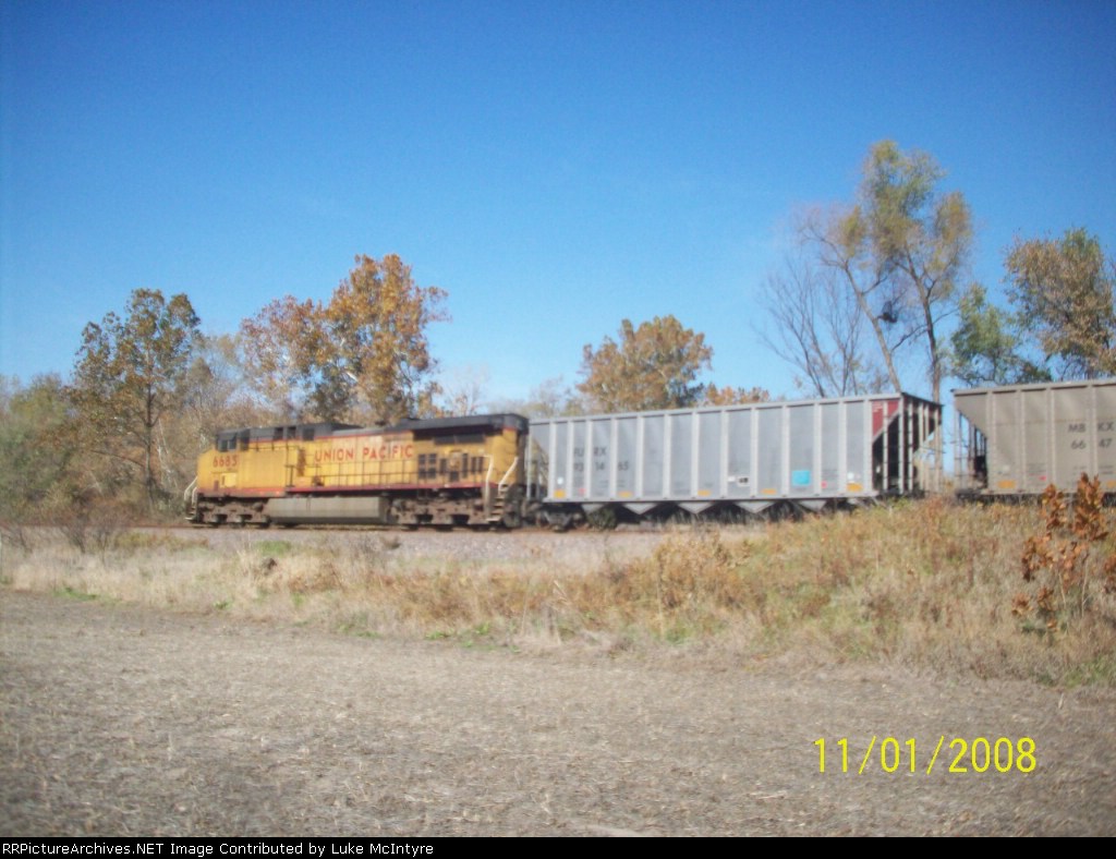 UP 6685 and FURX 931465